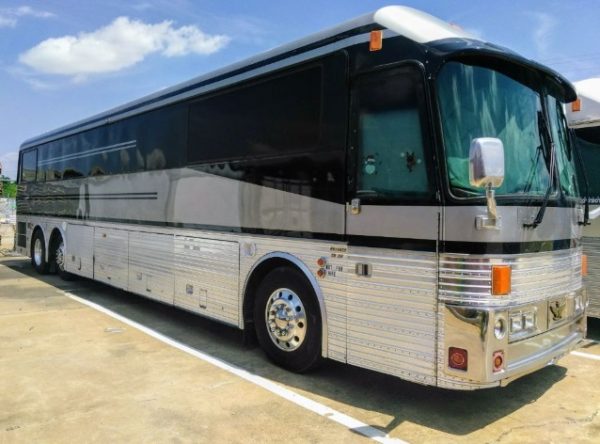 El batería Vinnie Paul de Pantera y Hellyeah vende un autobús de gira ...