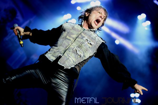 Bruce Dickinson cita a los fans de Iron Maiden para desvelar secretos de ‘Powerslave’ | Metal ...