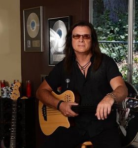 Así vive el confinamiento Chuck Wright (Quiet Riot, Acoustic Saints ...