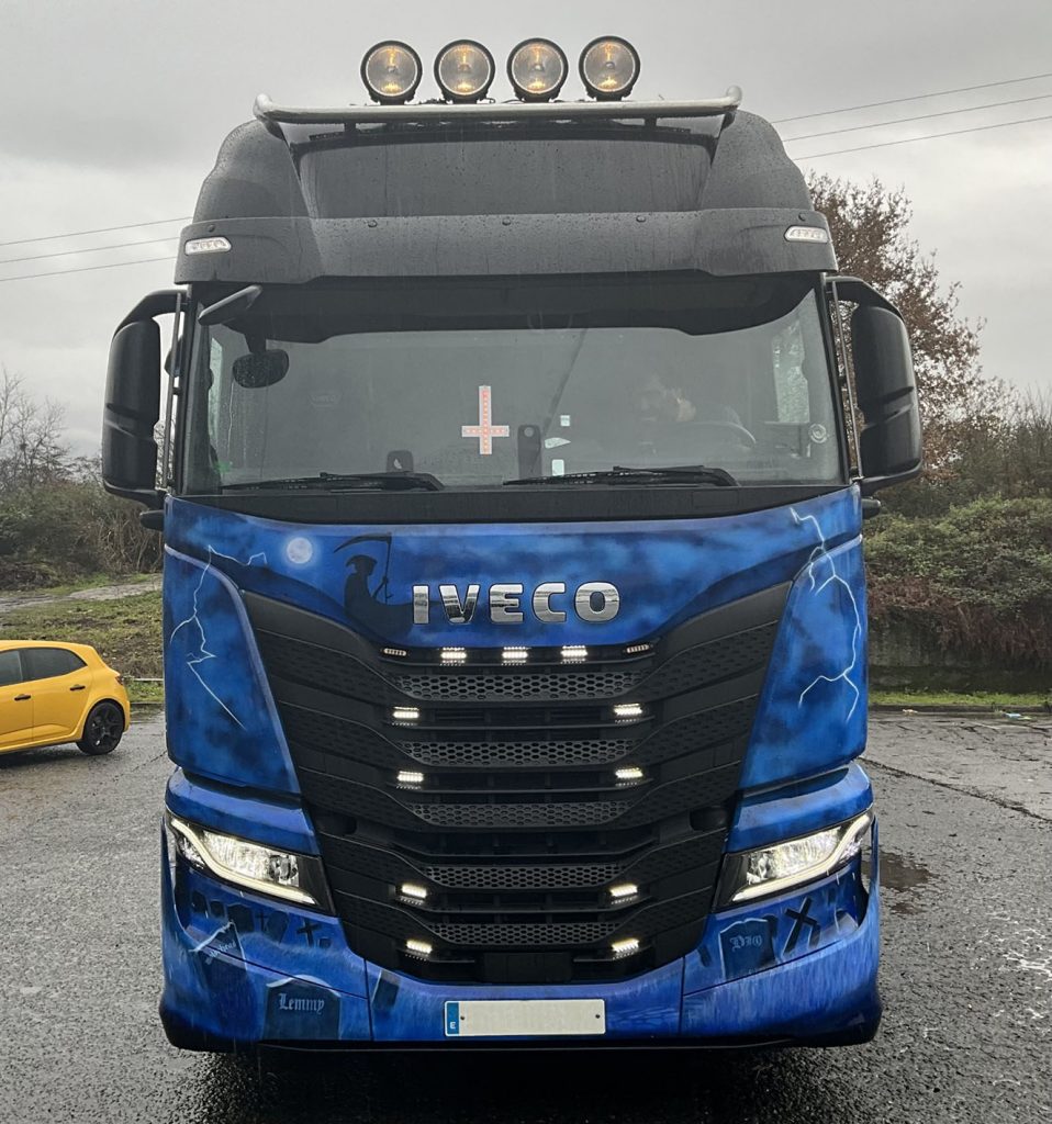 El camión que lucirá el heavy metal con portadas de Iron Maiden y un ...